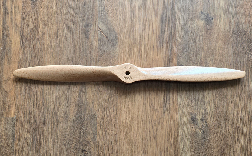 Wooden Propeller 22x10 CW – Aeromodellingtutor